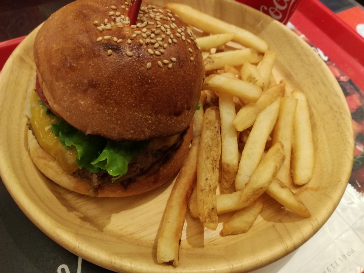 LIGHTNING BURGER01 | 食べゴロ 全ては「食べて良かった」と思える外食のために。